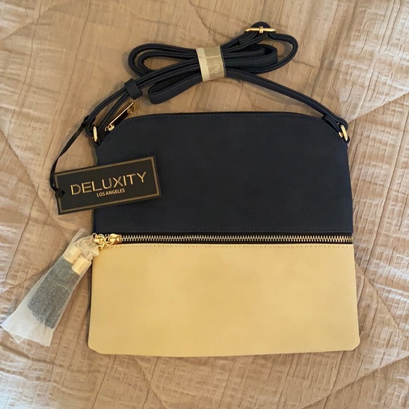 Deluxity Los Angeles | Bags | Deluxity Los Angeles Crossbody Purse ...